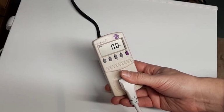 How Many Watts Does a Freezer Use Per Hour (Explained)